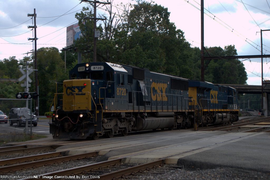 CSX SD60 8720 leads Q418-19